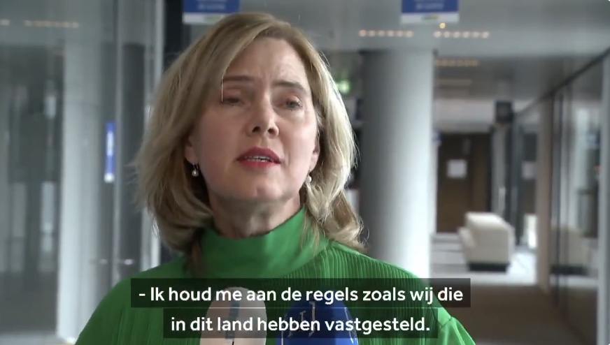 GeenStijl: Energielobbyist Cora van Nieuwenhuizen bemoeide zich als ...