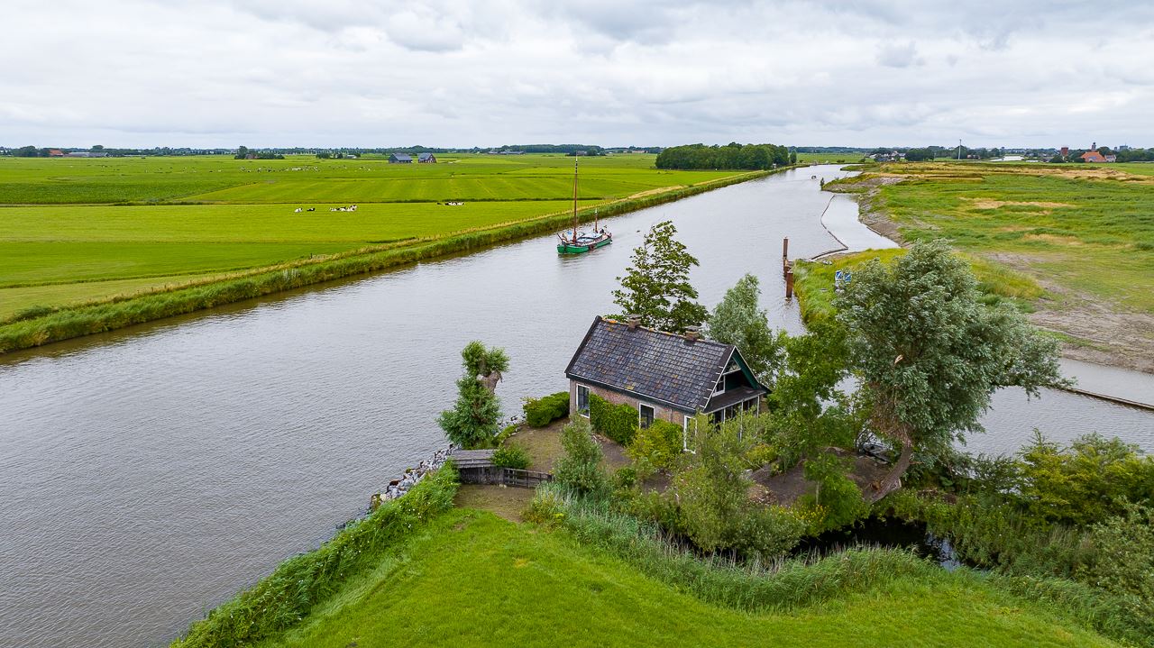 GeenStijl: Te Koop: vrijstaand huis. Bezichtigen niet mogelijk