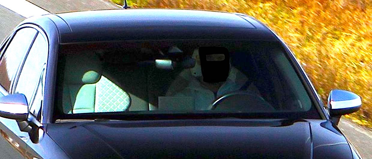 GeenStijl: Bivakmuts en PGP-telefoon in RS3 van Mourad O.