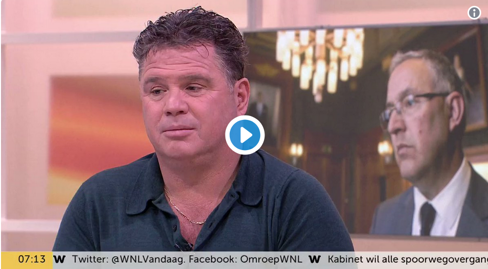 GeenStijl: Wolter Kroes lost Zwarte Piet discussie op GeenStijl: Wolter Kroes lost Zwarte Piet discussie op