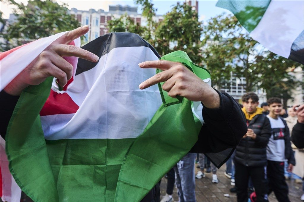 GeenStijl: LIVE - Halsema terug. Pallie-demo op De Dam