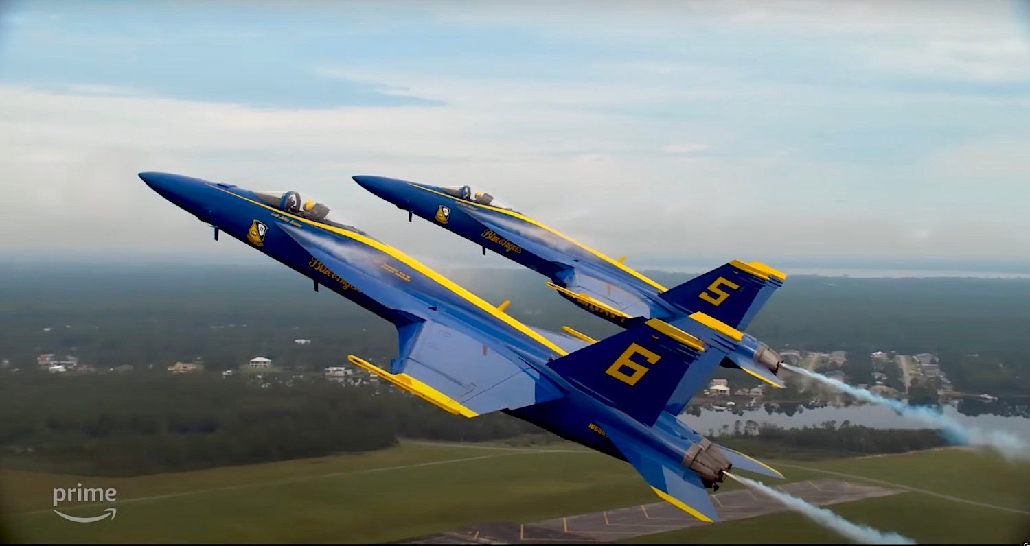 GeenStijl: Stamcafé: Blue Angels-docu is Top Gun in het echt