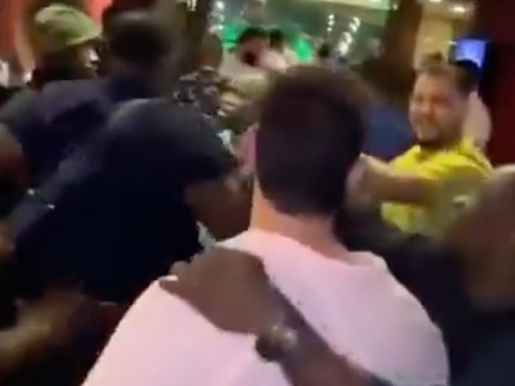 GeenStijl: VIDEO opgedoken van Bolle Jos die duwt en trekt met ...