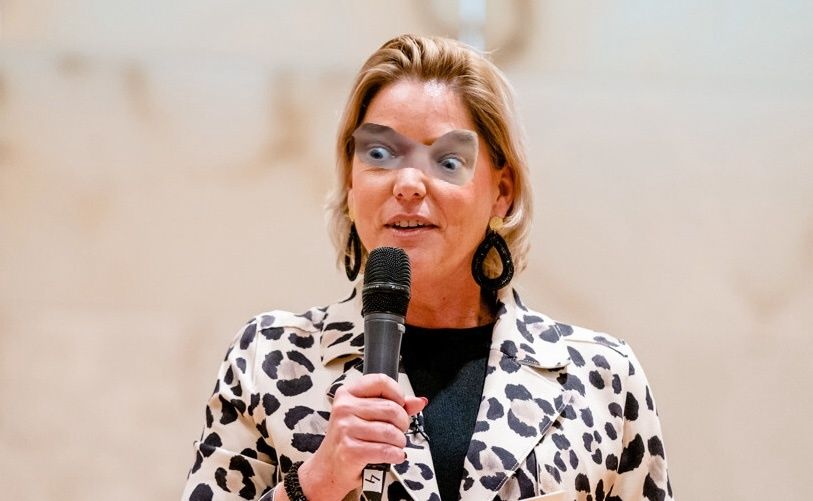 GeenStijl: Rianne Letschert nieuwe Sybrand Buma