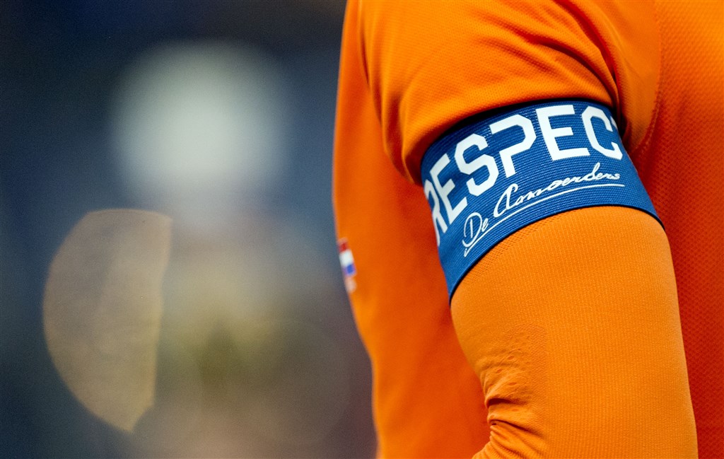 GeenStijl: Joehoe @KNVB. Effe DWSV uit de competitie
