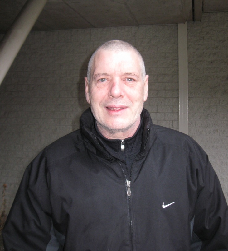 GeenStijl: Politie 'dringend op zoek' naar tbs'er Henk Ernst