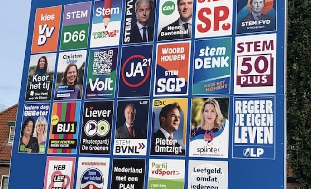 GeenStijl: Kop van Frans Timmermans NIET op campagneposter PvdAGroenLinks