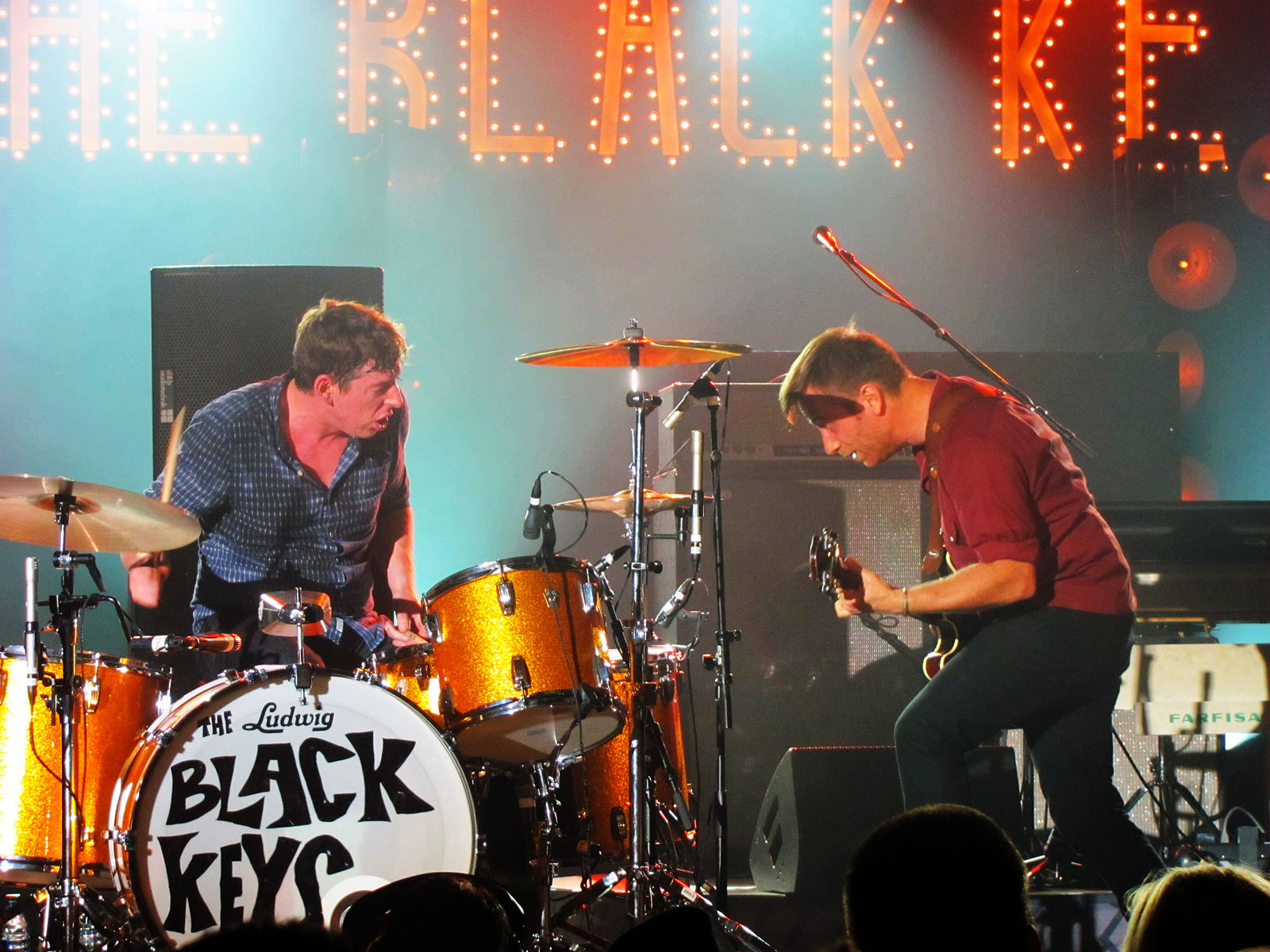 GeenStijl: MUZIEK! Nieuw spul van The Black Keys en J. Cole