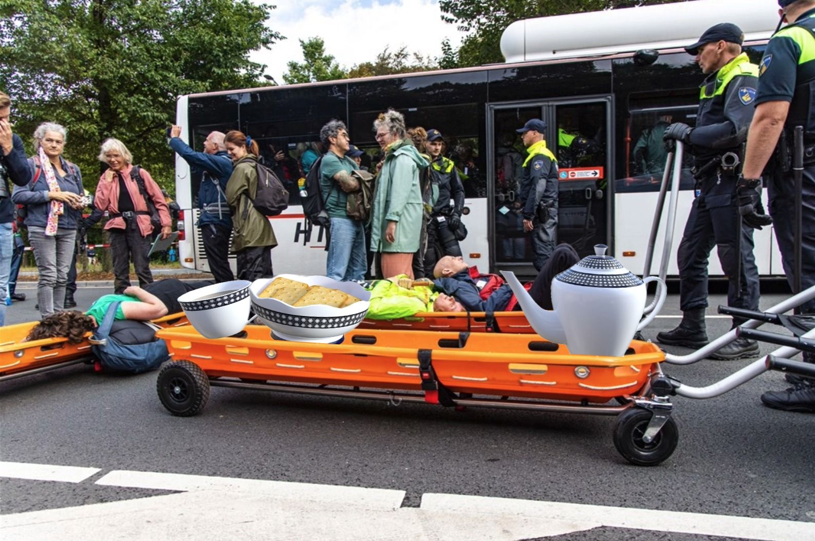 GeenStijl: OM-baas Rinus Otte wil op A10 en A12 theehuizen bouwen voor ...
