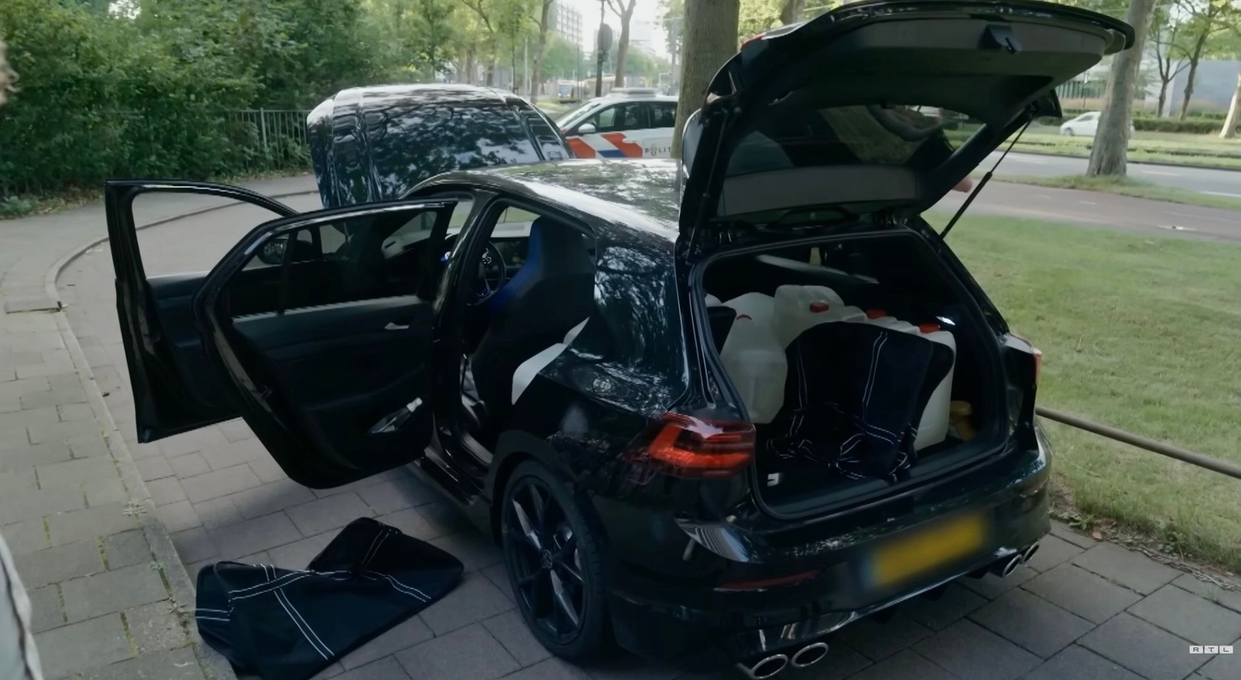 GeenStijl: Politie Utrecht houdt Volkswagen Tarwekamp aan - met 6 ...